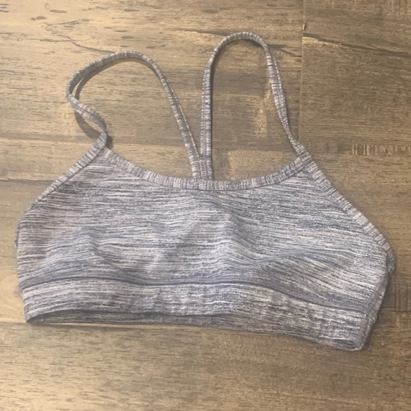 lululemon athletica | Tops | Flow Y Nulu Bra Light Support Ac Cups ...